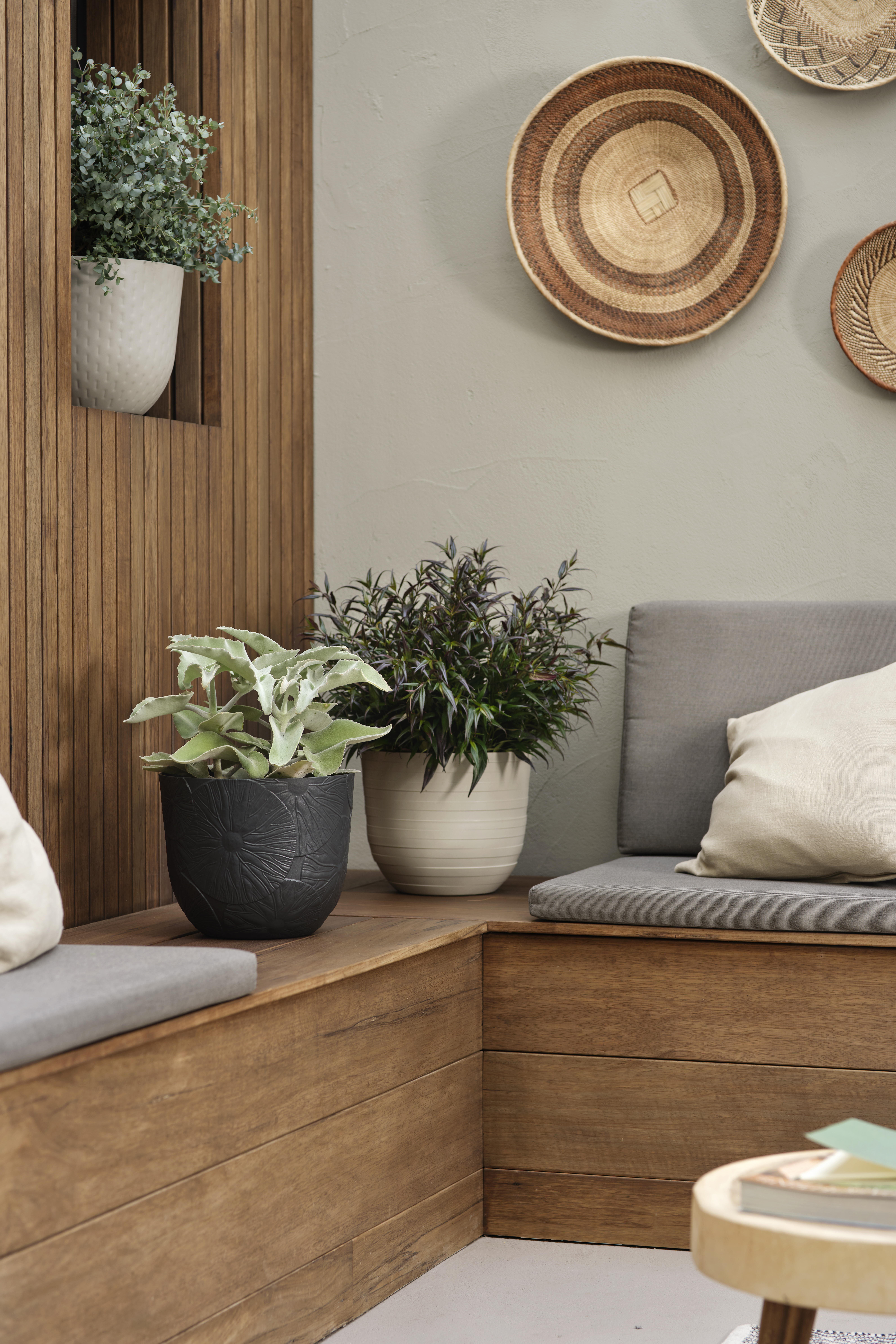 elho flowerpots and planters